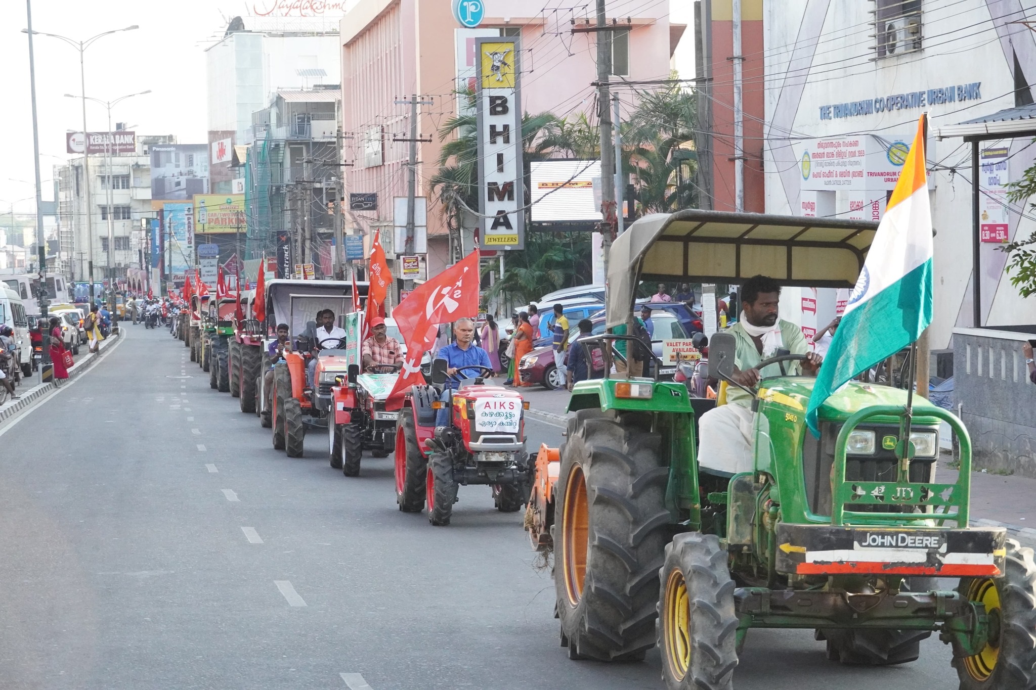 SKM’s Kisan Tractor Parades Receive Massive Support | Peoples Democracy